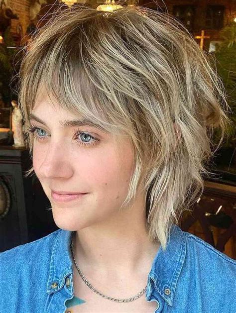 Blonde Bob Wig Synthetic Lace Front Wigs Straight Chin Length Layered
