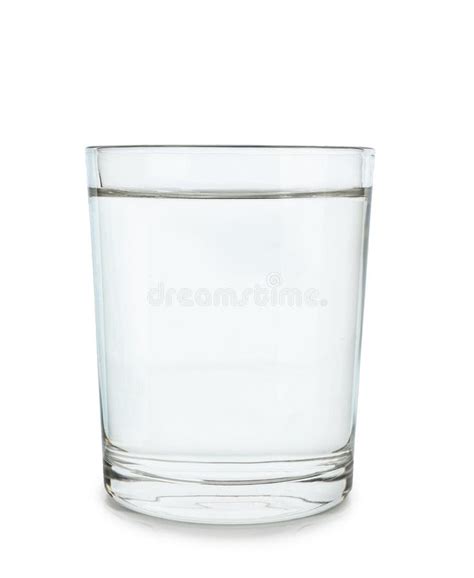 Verre Deau Froide Propre Sur Le Fond Blanc Image Stock Image Du