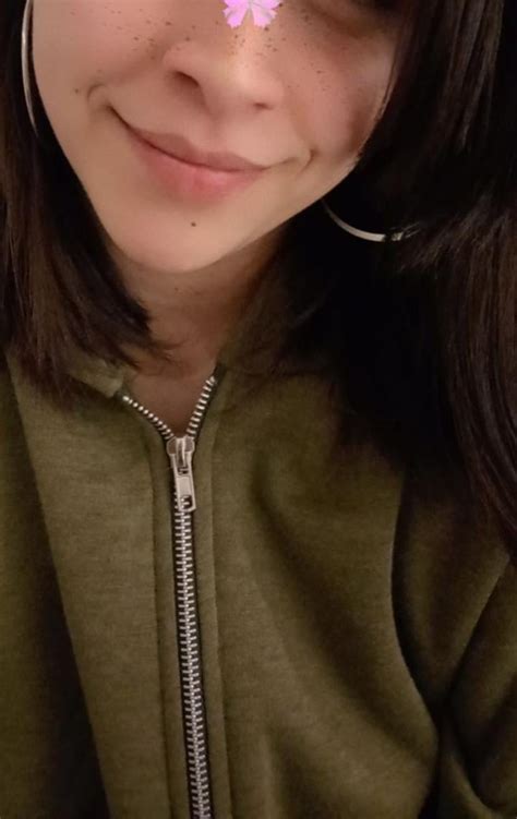 F18 ♥️ Shy Nerdy Girl Ramihot