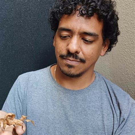 Leonardo Bauru São Paulo Formado em Ciências Biológicas Licenciatura UNESP Dá