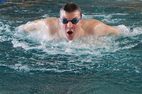 Stunden Schwimmen In Ha Furt Zum J Hrigen Bestehen Der Welle