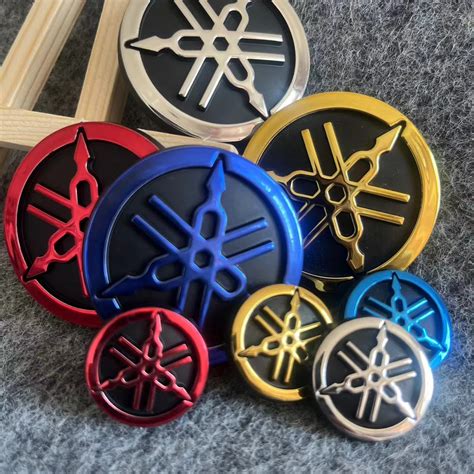 3d наклейки с эмблемой Yamaha наклейка с логотипом золотая белая