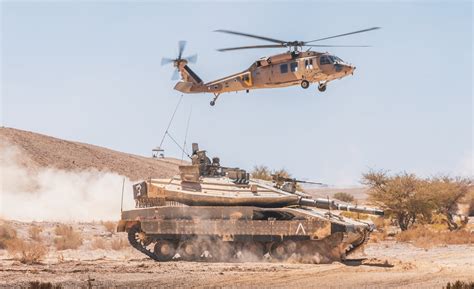 Merkava 4 And Black Hawk R Tankporn