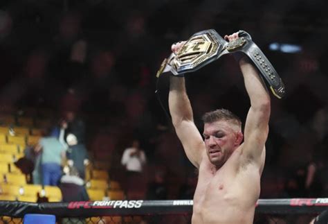 Dricus Du Plessis Outpoints Sean Strickland At UFC 297 To Win The