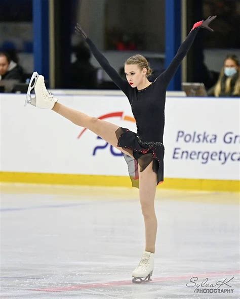 Pin By Aubrey On Skating Ice Breakers Basketball Court Running