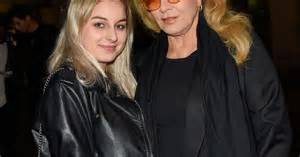 Sylvie Vartan Sa Fille Darina Nest Plus Un Coeur à Prendre Elle