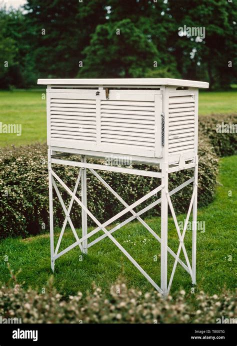 Stevenson Screen Labelled Diagram Of A