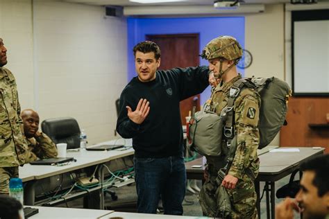 Dvids Images Jumpmaster Personnel Inspection Class [image 7 Of 14]