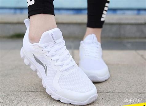 2020年11月平价又百搭的女生运动鞋推荐 知乎