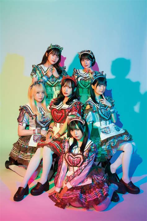 6人組アイドルグループ「mewm」抜群のルックスと独自の世界観で魅了｜bubka Web（ブブカ ウェブ） Photoshoot