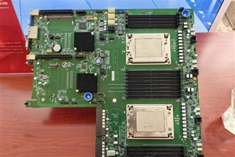 无需国外授权 龙芯3d5000图赏：这就是国产高性能32核cpu 电玩帮