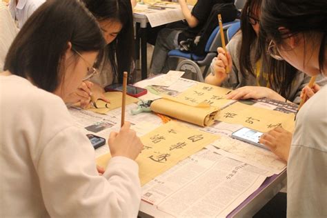 我校书法协会首次亮相心理中心社团拓展活动 校团委