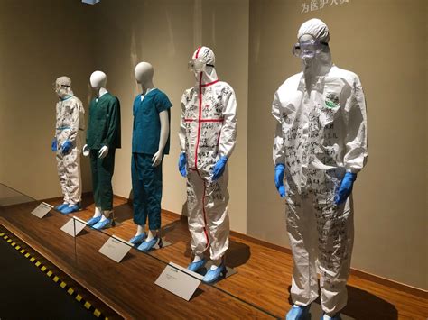 粤科网 “众志成城——致敬抗疫者专题展”在广东省博物馆开幕