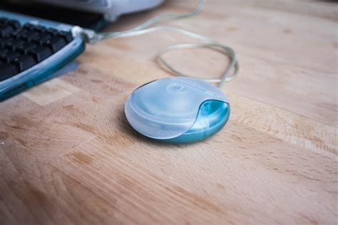 Aleclikesmacintosh — Apple Puck Mouse