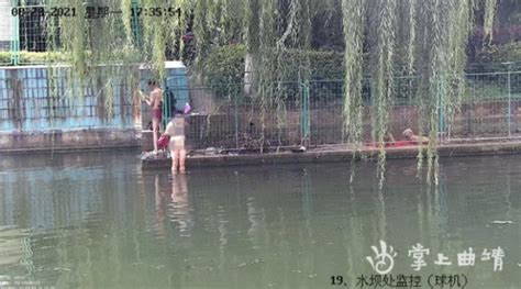 男童裸泳小男孩河边4 伤感说说吧