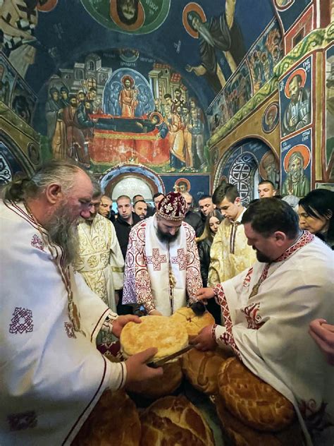 Владика Методије на Светог Јована Крститеља служио Литургију у Страшевини • Радио ~ Светигора