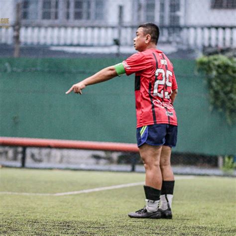 Unseen หลวงพ่อใหญ่ วัดม่วง จ อ่างทอง ช่วงบูรณะองค์พระ มีการพ่นสีเหลืองเพื่อรองพื้น ก่อนจะ