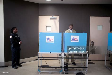 An Inmate At The Cook County Jail Votes In The Illinois Primary News