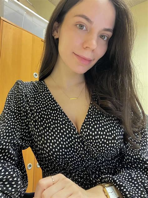No Makeup Work Selfie ☺️ Scrolller