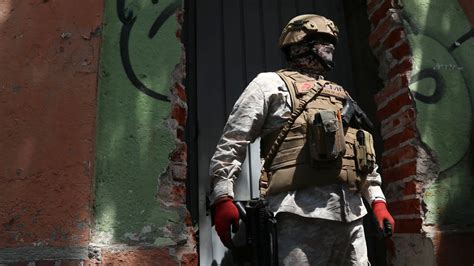 Por qué la militarización en México es una amenaza para las mujeres y