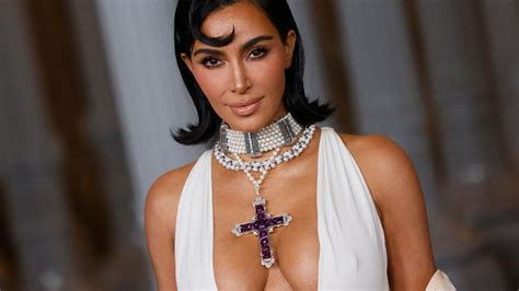 Kim Kardashian Labelled ‘vulgar In Princess Dianas Crucifix Nt News