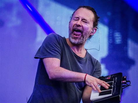Download Radiohead Thom Yorke Playing The Keyboard Wallpaper