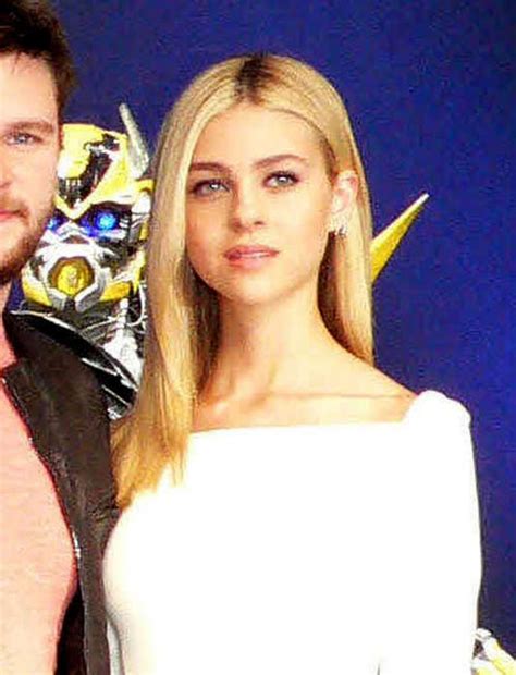 ベッカム長男ブルックリン、妻で女優ニコラ・ペルツとの熱烈キス写真を公開 親子4ショットも ハリウッド 日刊スポーツ