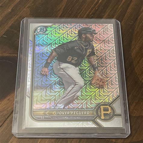 Liover Peguero 2022 Bowman Chrome Rookie Mojo Refractor Card RC BCP