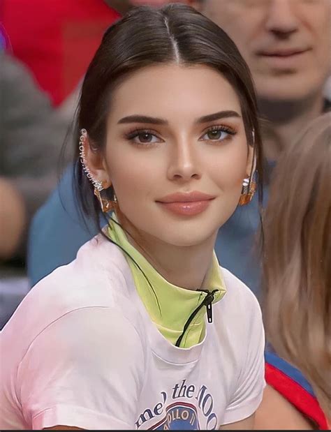 Pin On Chicas De Instagram 😖 Kendall Jenner Face Kendall Jenner