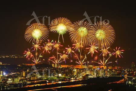松江水郷祭湖上花火大会 島根県 239505081 の写真素材 アフロ