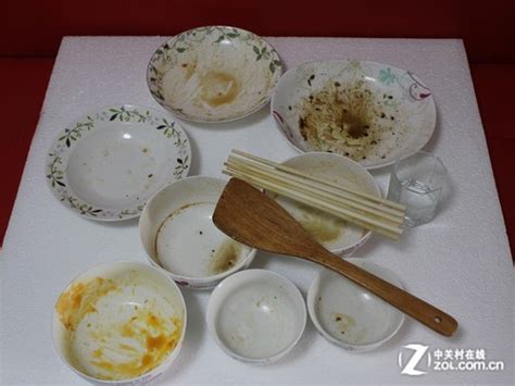 饭后空盘子图片食堂吃完饭的盘子图片 伤感说说吧