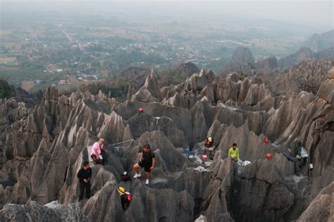 เปิดทริป Unseen ผจญภัย ตะลุยถ้ำเดือนถ้ำดาว และพิชิตยอดเขาล่องเรือตาหมื่น