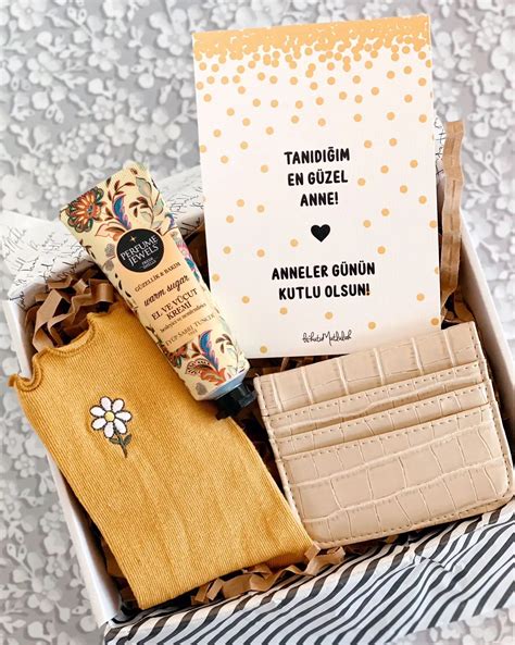 Anneler Günü Hediye Kutusu Seti Bikutumutluluk