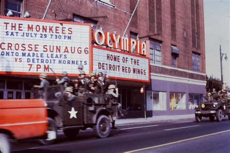 Olympia Stadium Detroit Detroits Grand River Avenue In Front Of