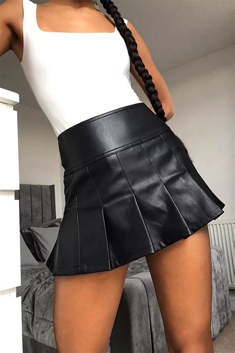 Uo 00s Pleated Pu Mini Skirt Urban Outfitters Uk