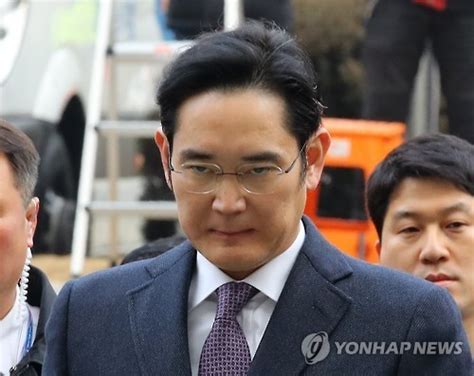 표정 안좋은 이재용 인스티즈instiz 이슈 카테고리