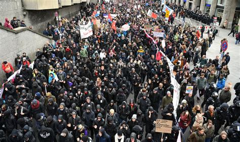 End Of The Eu Wave Of Populism Takes Over Bloc Despite Merkels Brexit