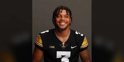 Iowa Hawkeyes Football Player Charged With Owi Having Fake Id