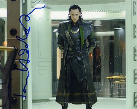 Tom Hiddleston As Loki In The Avengers Signed 8x10 Photo Swau Auction