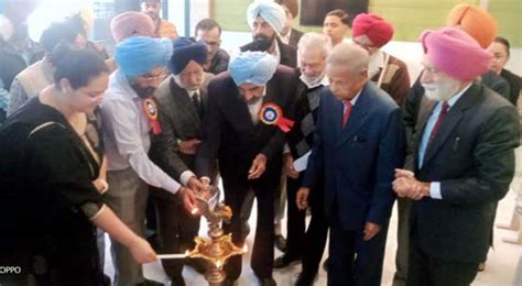 ਬੀਬੀ ਮਨਜੀਤ ਕੌਰ ਨੂੰ ਸਮਰਪਿਤ ਦੂਜਾ ਖੂਨਦਾਨ ਤੇ ਮੈਡੀਕਲ ਕੈਂਪ ਲਾਇਆ Nabaz E