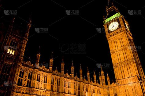 英国伦敦的大本钟和国会大厦的夜景