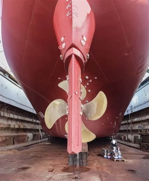 How Advanced Numerical Techniques And Energy Saving Devices Enhance Vessel Performance And