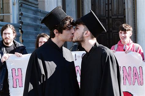 Le Unioni Civili Sono Legge In Grecia Il Post