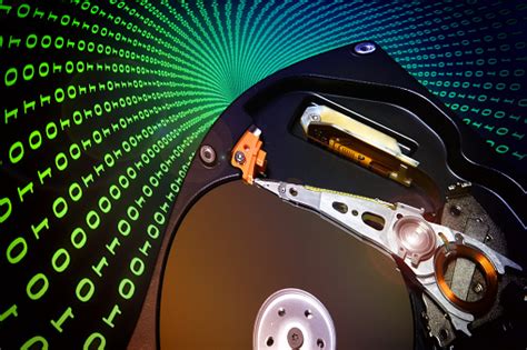 닫기 최대의 오픈 하드 디스크 드라이브 미래 이진 코드 배경 위에 기업 재무와 산업에 대한 스톡 사진 및 기타 이미지 기업 재무와 산업 데이터 디스크 Istock