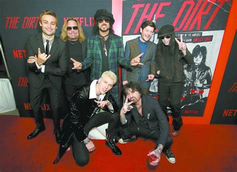 Filme The Dirt faz jus às histórias sujas da banda Mötley Crüe