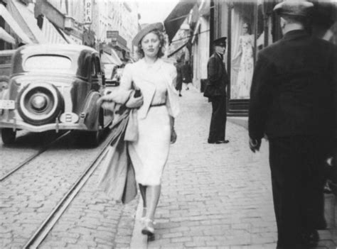 50 Fascinating Snapshots Capture Street Scenes Of Brussels In The 1930s