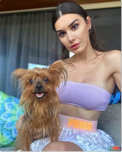 Burcu K Ratl Foto Raflar Resimleri Forumel Com