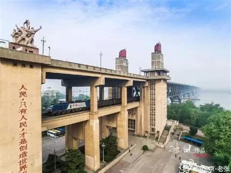 南京長江大橋主橋今起鋪瀝青距年底回歸更近了 每日頭條