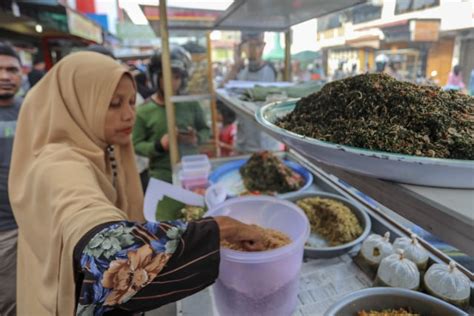 Sambai Oen Peugaga Penganan Berbuka Khas Tanah Rencong