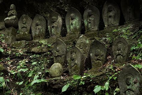 岩阴内的圣观音泷泽观音石佛群的照片素材免抠元素模板下载 图巨人